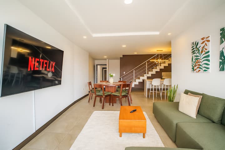 Gran Dúplex Con Balcones Y Garaje Seguro - Cuenca