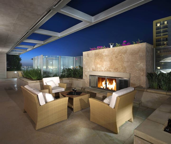 Upscale 1bd Heart Of Little Italy Rooftop Pool - North Park - San Diego