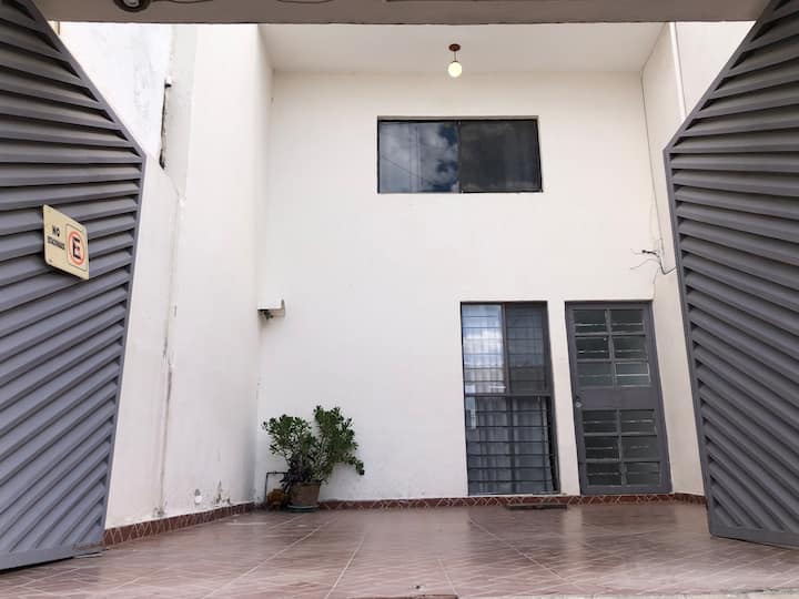 Casa Completa 3rec. Frente Walmart Clinica Barboza - San Luis Potosí