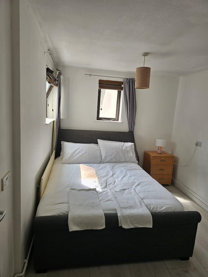 Clean And Comfortable - Luton