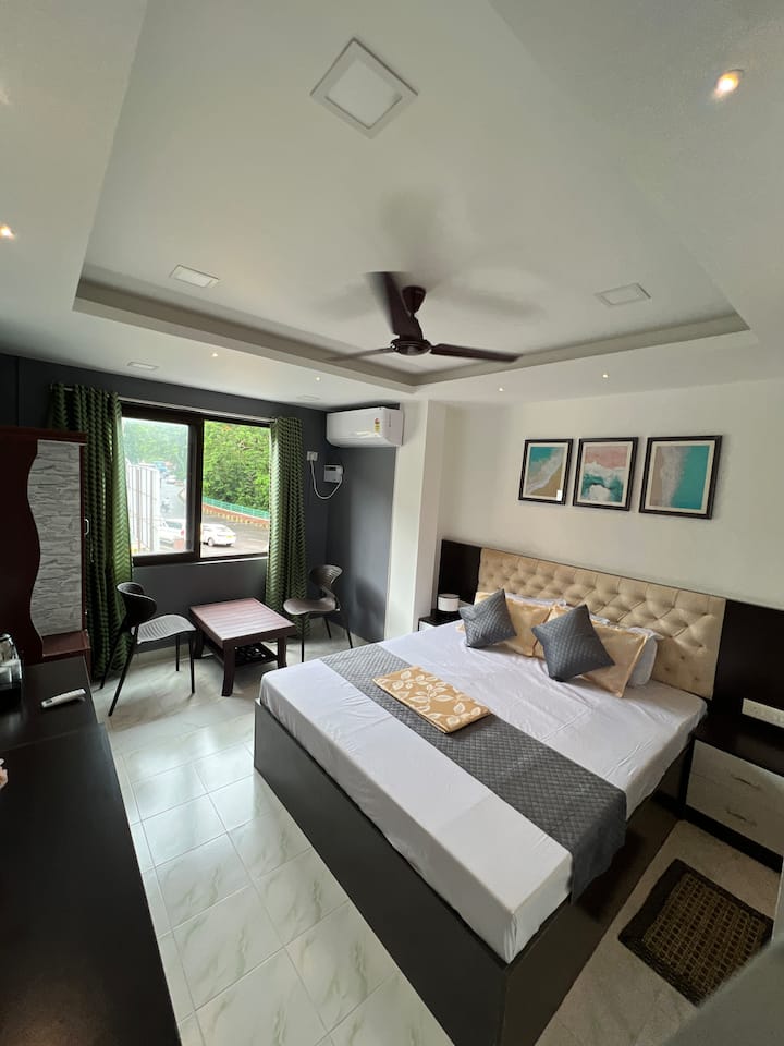 Auraville Homestay | Free Wifi, Easy City Access - Port Blair