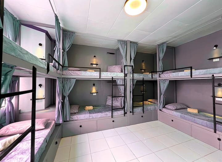 Smart Bunk Pods | Shared Bathroom | Sleeps 10 - Coron