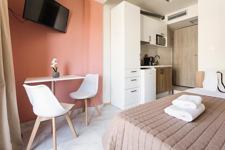 Studio W/balcony–western Walls - Thessaloniki