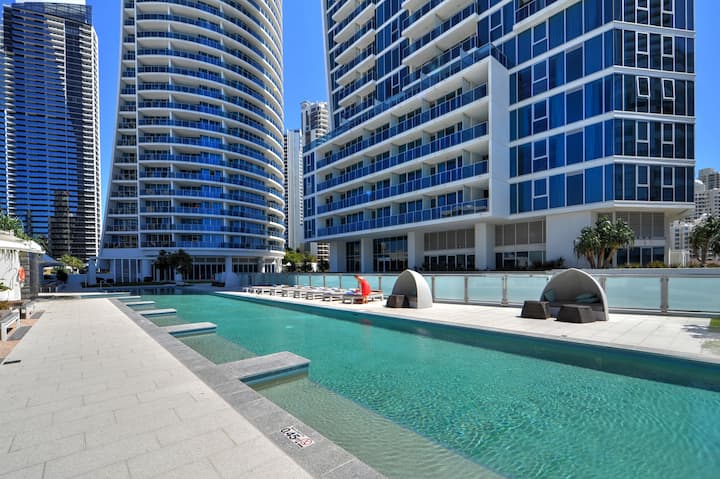H'residences 1br Retreat – City Views Lvl 14! - Gold Coast