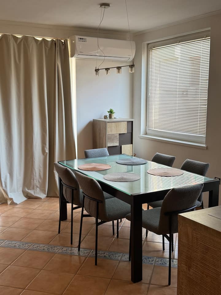 Two Bedroom Family Apartment - バルナ
