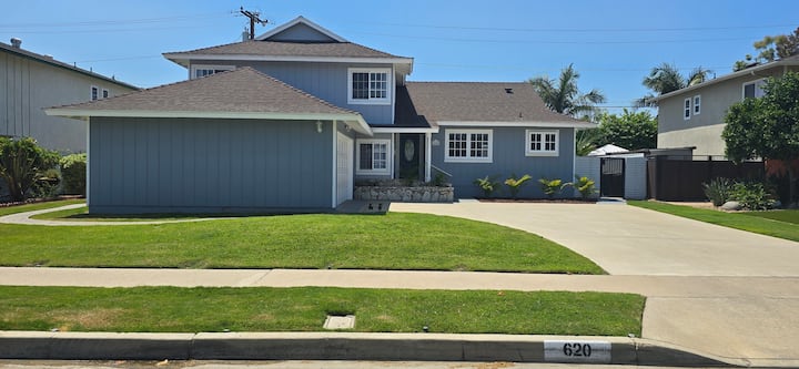 *Elegant Pool Home Near Disney* - La Habra, CA