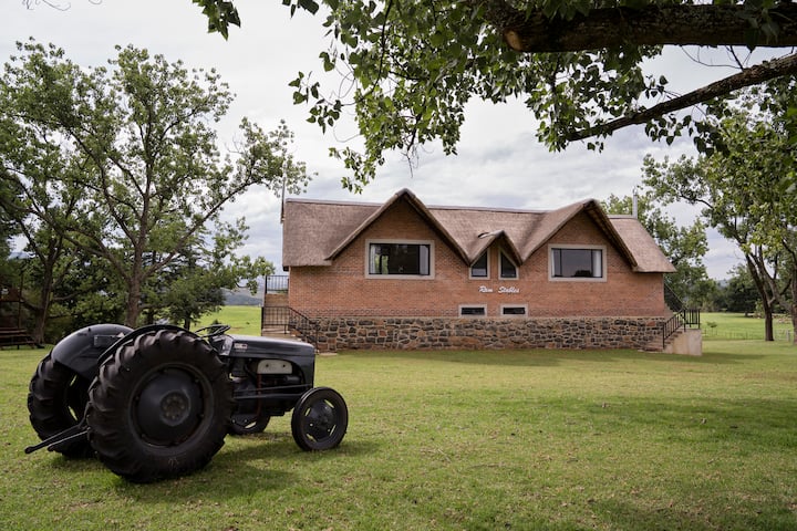 The Ram Stables, Glencairn Farm - Himeville