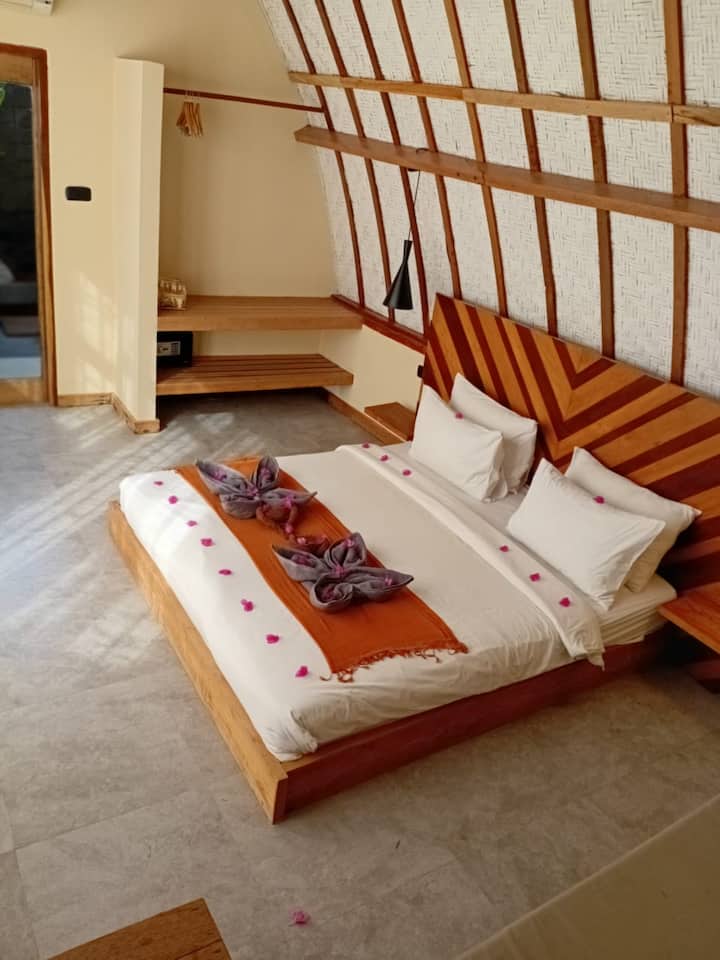 Secluded Beach Bungalow - Gili Islands