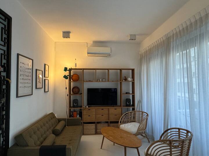 Flat In Central - Hong Kong