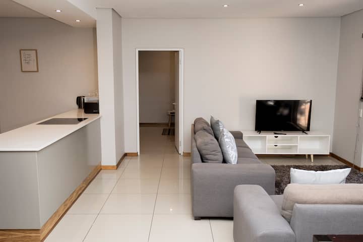 Complete Modern 3-bedroom Home - Bloemfontein