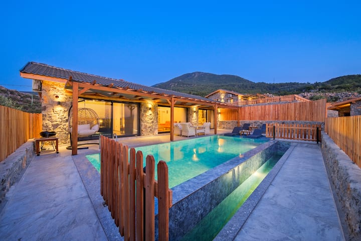 Fethiye’de 2+1 Lüks Taş Villa - Fethiye
