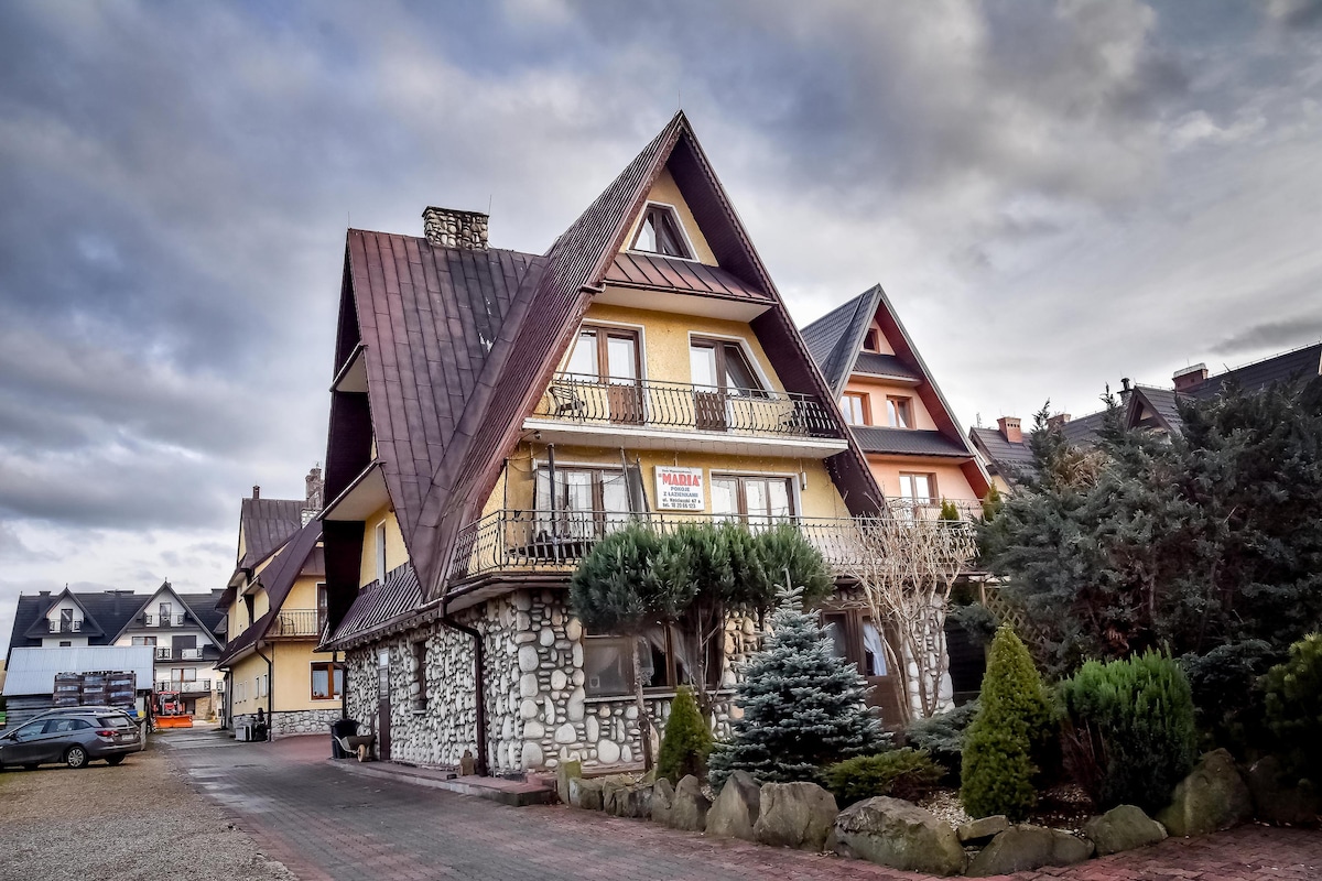 Chambre triple de luxe (2) avec vue sur la montagne - Appartements à ...