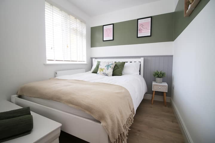 Weekly Special | 10% Off | Wifi |Parking |Sleeps 6 - Bath