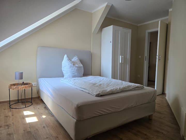 Helle Gemütliche Gästewohnung - Riesa