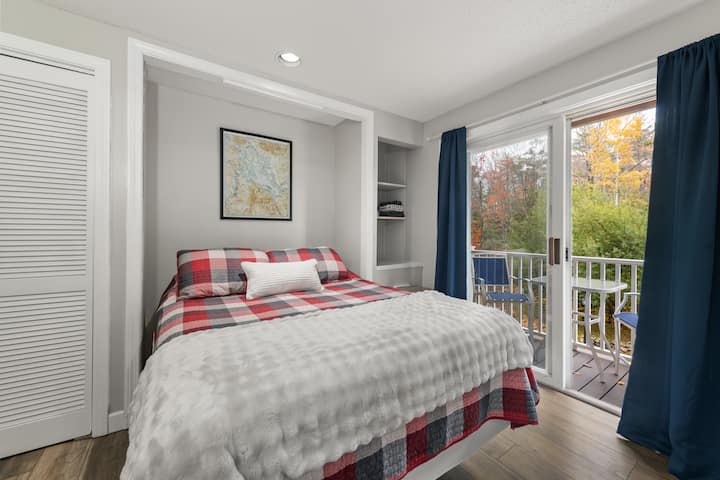 Winnipesaukee All Season Getaway - Laconia, NH