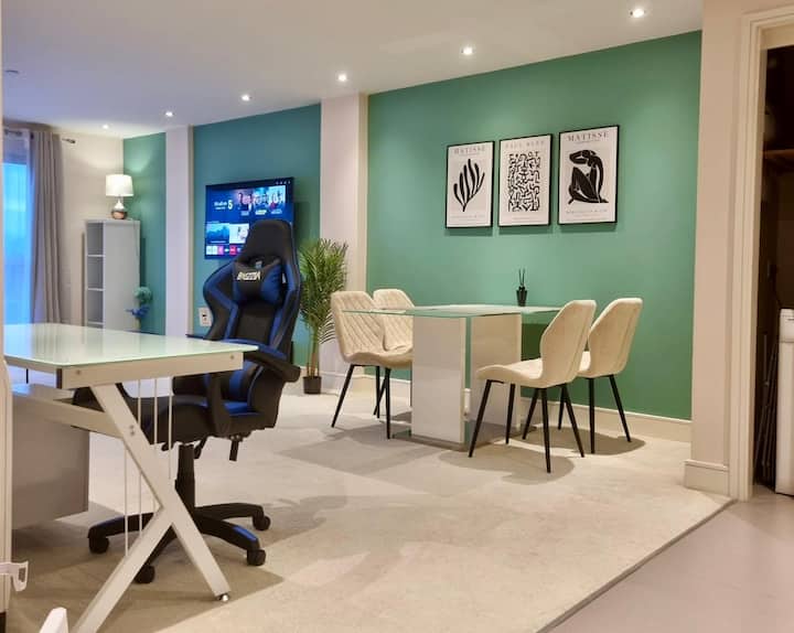 Large City Apartment With Sofa Bed - Free Parking - Nottingham