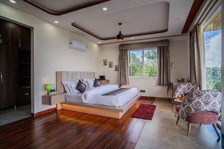 Hilltop 1-bhk Pet-friendly Retreat W/ Patio - Mukteshwar