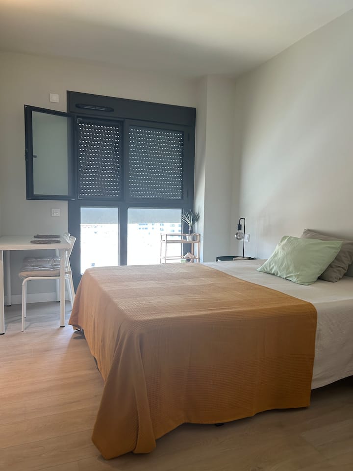 -Habitación Baño Privado Aire Acondicionado Playa - Badalona