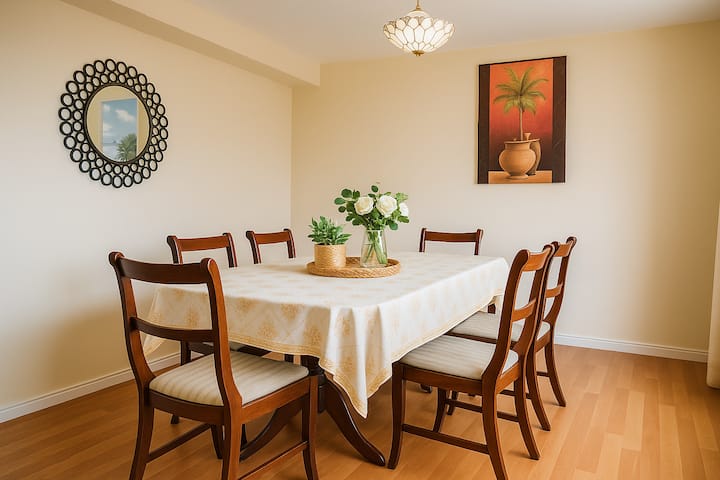 Modern 2br Flat W/ Ensuite, Balcony & Free Parking - Edinburgh
