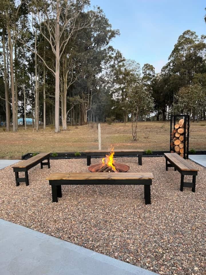 Lovedale Rd Acreage Home - Private Pool & Vineyard - Lochinvar