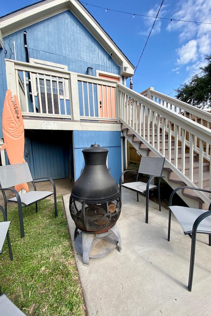 3 Blocks To Beach! Bikes, Yard Games, Fenced Yard - Galveston, TX