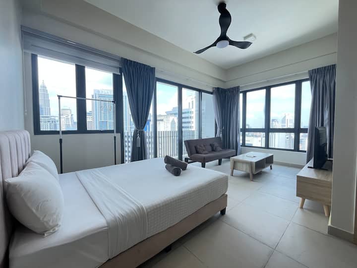 Wide Angle Klcc View@colony Infinitum - Kuala Lumpur