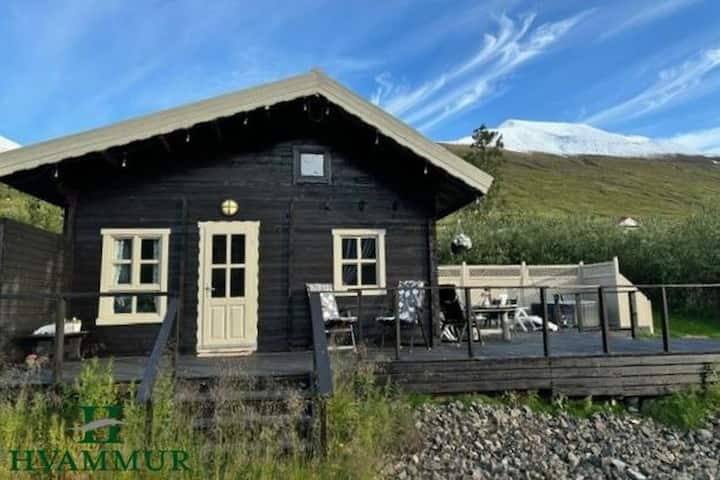 Cozy Family Cabin By The Lake - Iceland