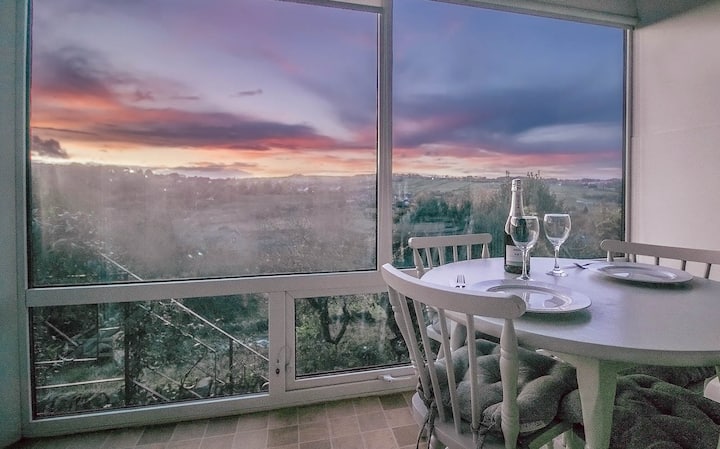 Feathers Cottage - Heart Of Brontë Country - Haworth