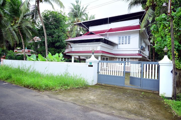 2bhk Apartment Near Lulu / Hyatt/ Wedding Village - Thrissur