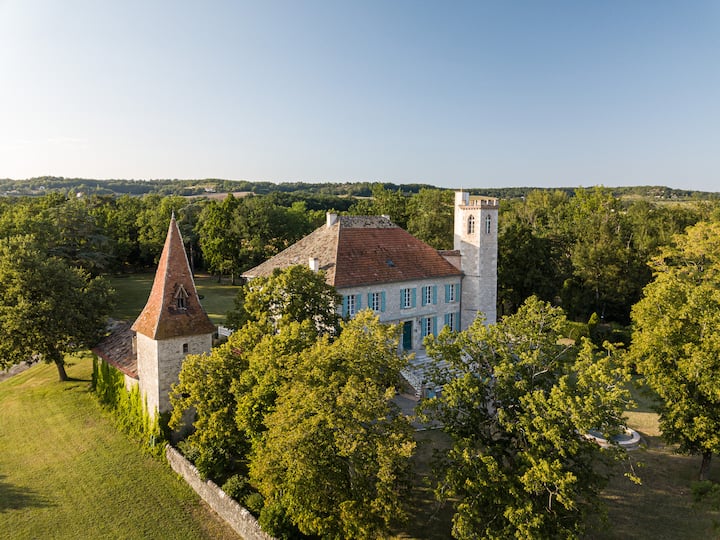 18th Century Castle With Outdoor Pool And Park - Montcuq