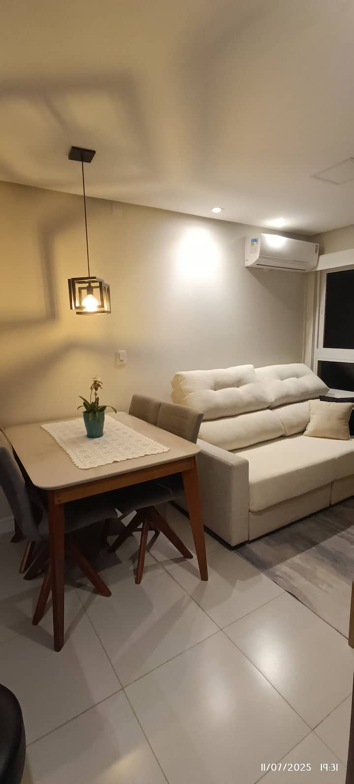 Quarto Privativo Cama De Solteiro Em Apartamento - Garibaldi