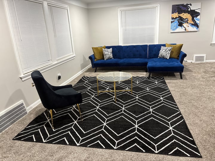 Modern Cozy Getaway - Cleveland Heights, OH