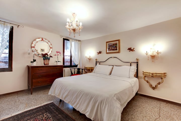 Few Steps From Rialto - Venise