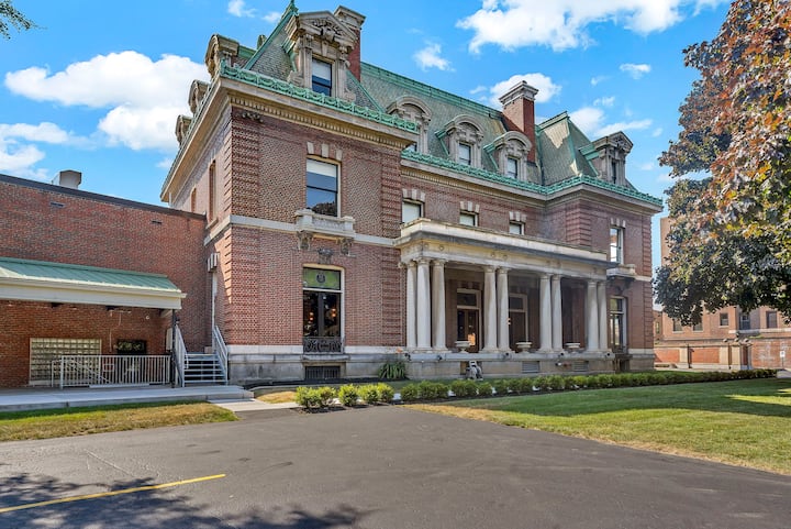 Historic Mansion Modern Living - Buffalo, NY