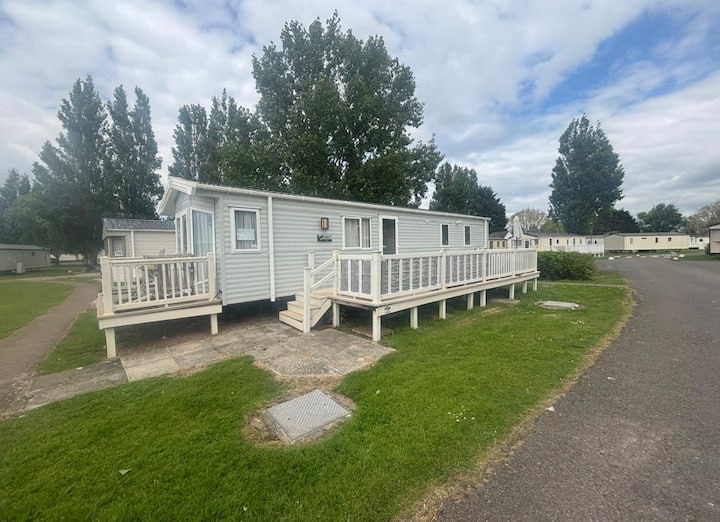 Minehead Butlins Caravan Sleep 8 - Dunster