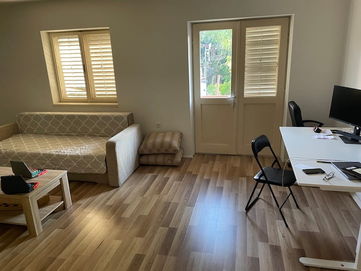 Trosobni Stan U Sinju. 5 Kreveta - Sinj