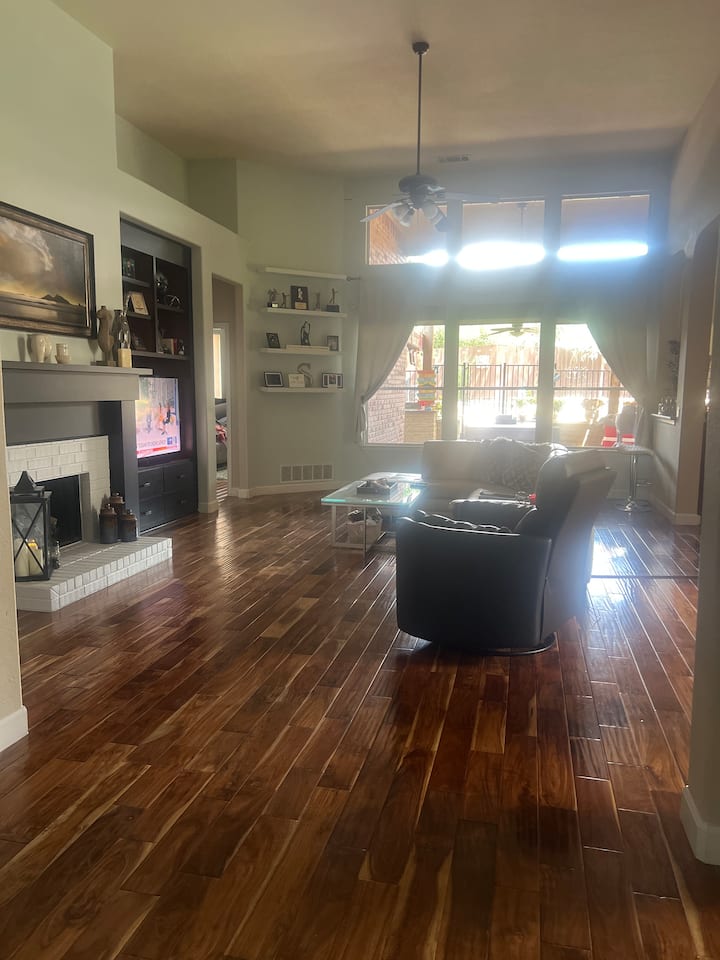 Luxe Oasis | Pool-patio-piano-privacy-peace - Mansfield, TX