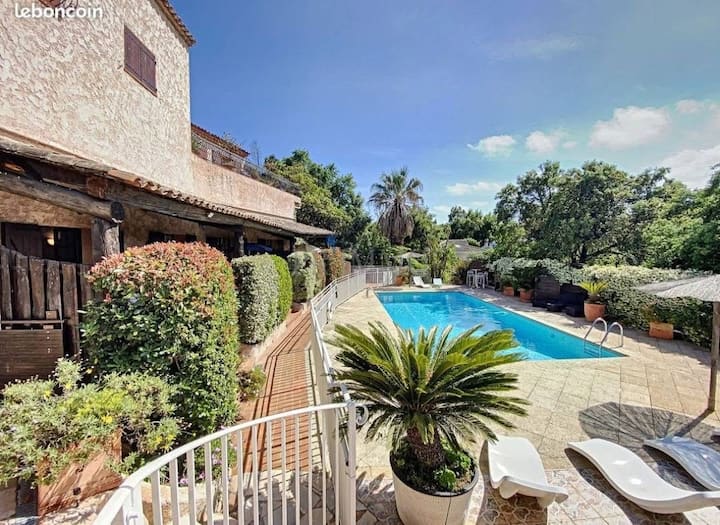 La Canopée - Studio Proche Mer Avec Piscine - Fréjus