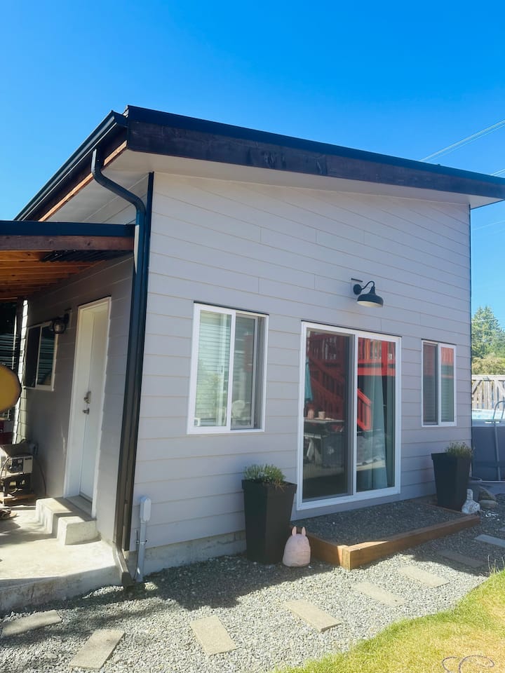 Simple Cottage - Shoreline, WA