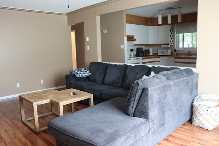 2 Bedroom Close To Boat Launches - Kenora
