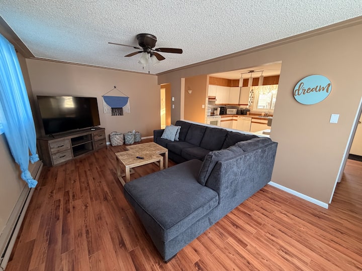 2 Bedroom Close To Boat Launches - Kenora