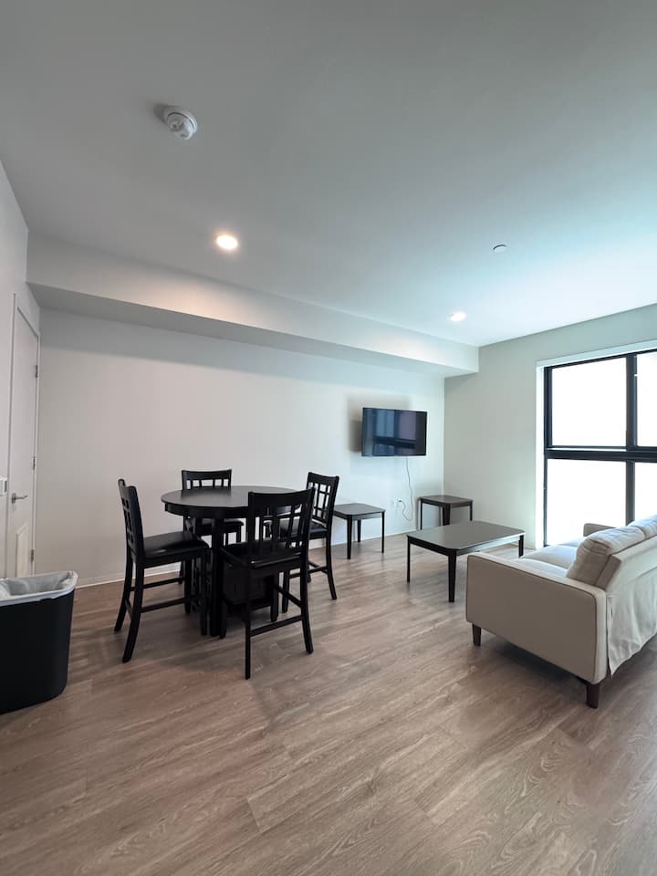 Fully Furnished 1br Downtown W/ Wi-fi • Parking - San Diego, CA