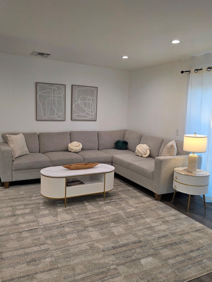 Cozy Family Friendly 3bed House In Woodland Hills - Calabasas, CA