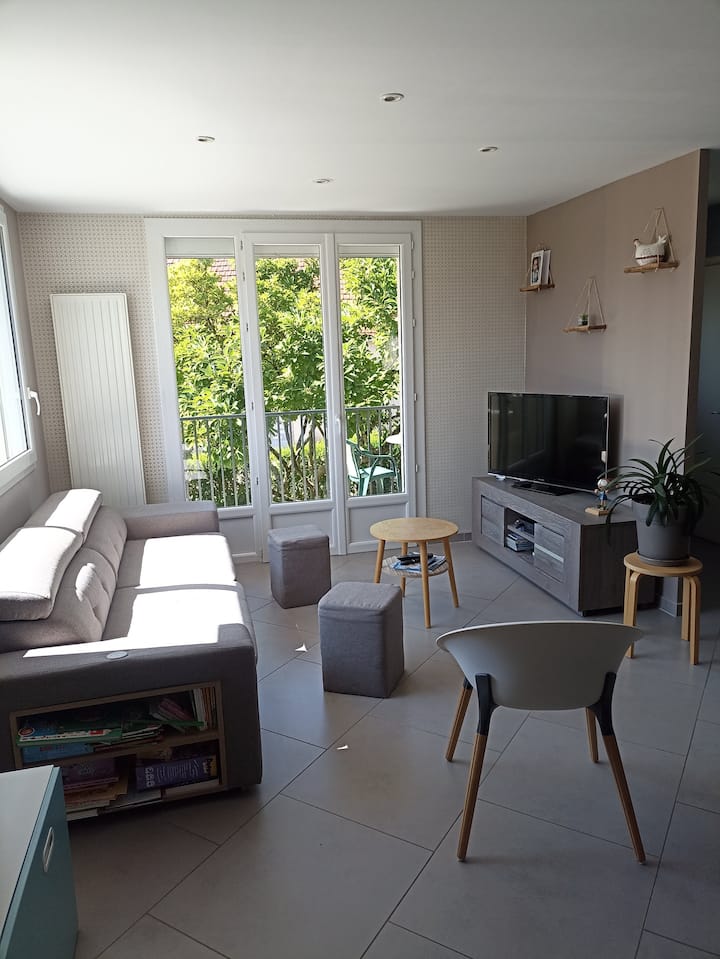 Maison 90m² Sur Sous-sol Avec Jardin - Dole