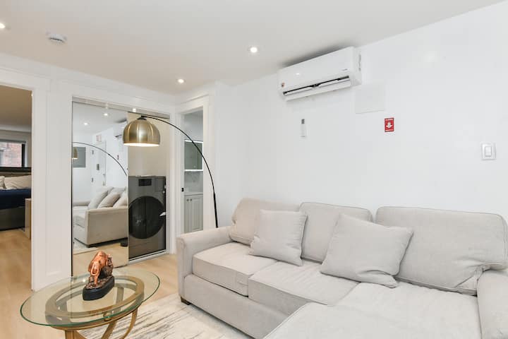 Luxury Apt- Downtown Manhattan (3 Bed-2 Bath) - New York