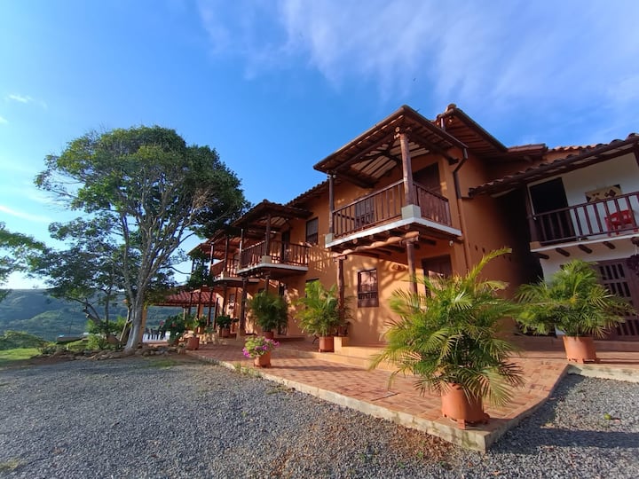 Naturaleza, Lujo Y Confort En Un Hotel - Bucaramanga