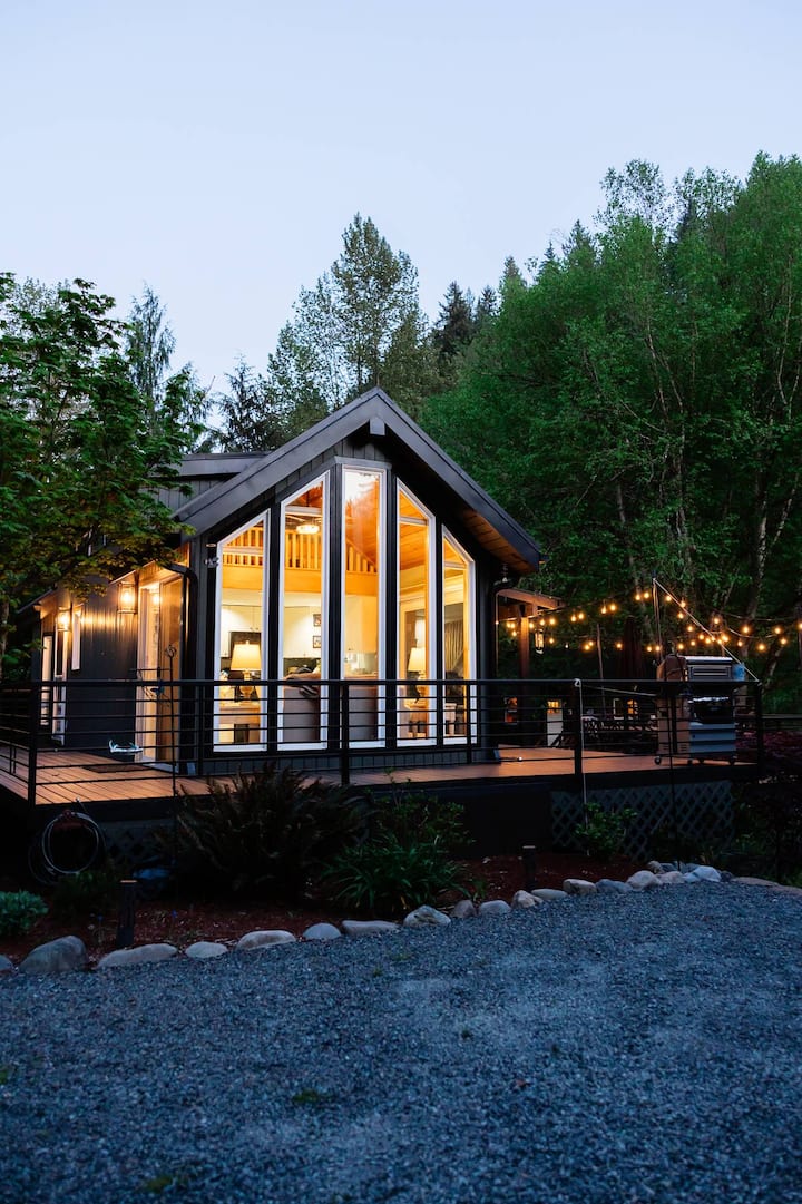 Stillaguamish Riverfront W/ Garden Suit - Marysville, WA