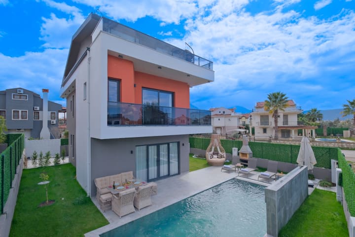 Fethiye ÇAlış'da Jakuzili Kapalı Havuzlu Villa - Fethiye