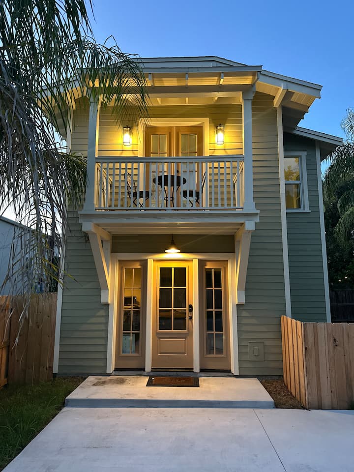 Heights Hideaway - Tampa, FL