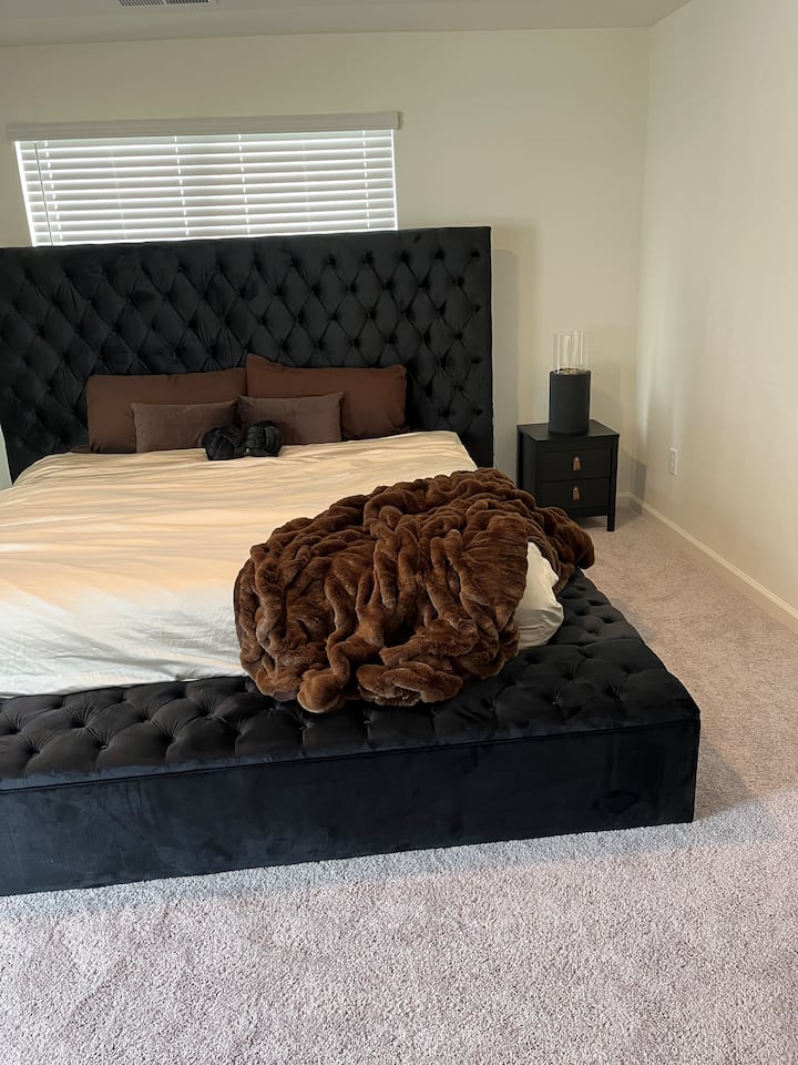 Modern Condo + Neighborhood Coffee Shop! - Cartersville, GA